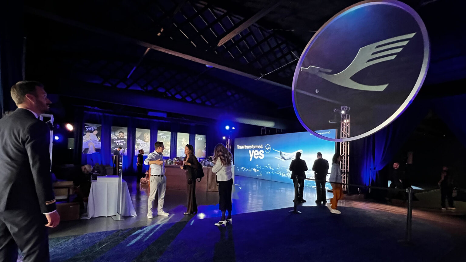 Holograms 101 and Their Use in Today’s Marketing | Groove Jones